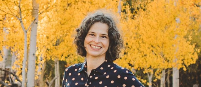 Kate Holbrook (1972-2022) | Vozes Mórmons